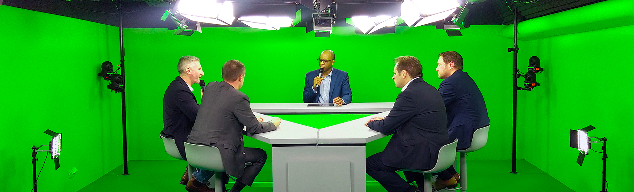 Plateau TV Paris | Studio IT For Business - Studio de tournage fond vert